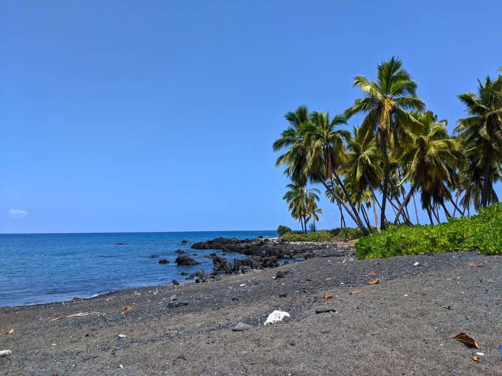 9 Black Sand Beaches Not-to-Miss on the Big Island (with Map)