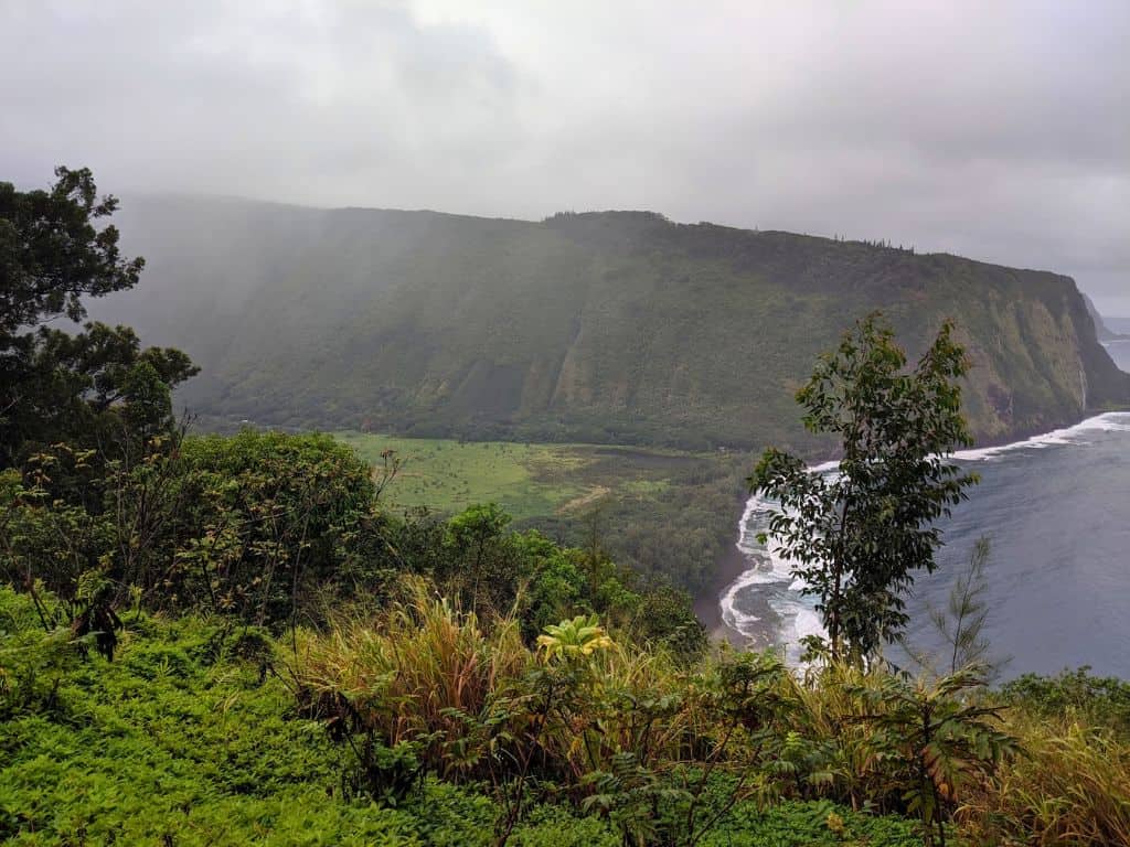 9 Black Sand Beaches Not-to-Miss on the Big Island (with Map)
